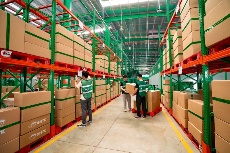 Giải pháp logistics cho công ty mỹ phẩm của GHTK: An toàn & Tối ưu ...